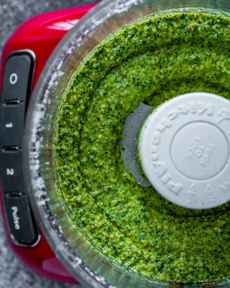 Reteta Sos Pesto - Cum se prepara cel mai bun Pesto - Reteta Video