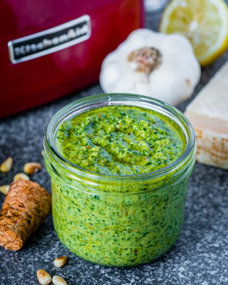 Reteta Sos Pesto - Cum se prepara cel mai bun Pesto - Reteta Video