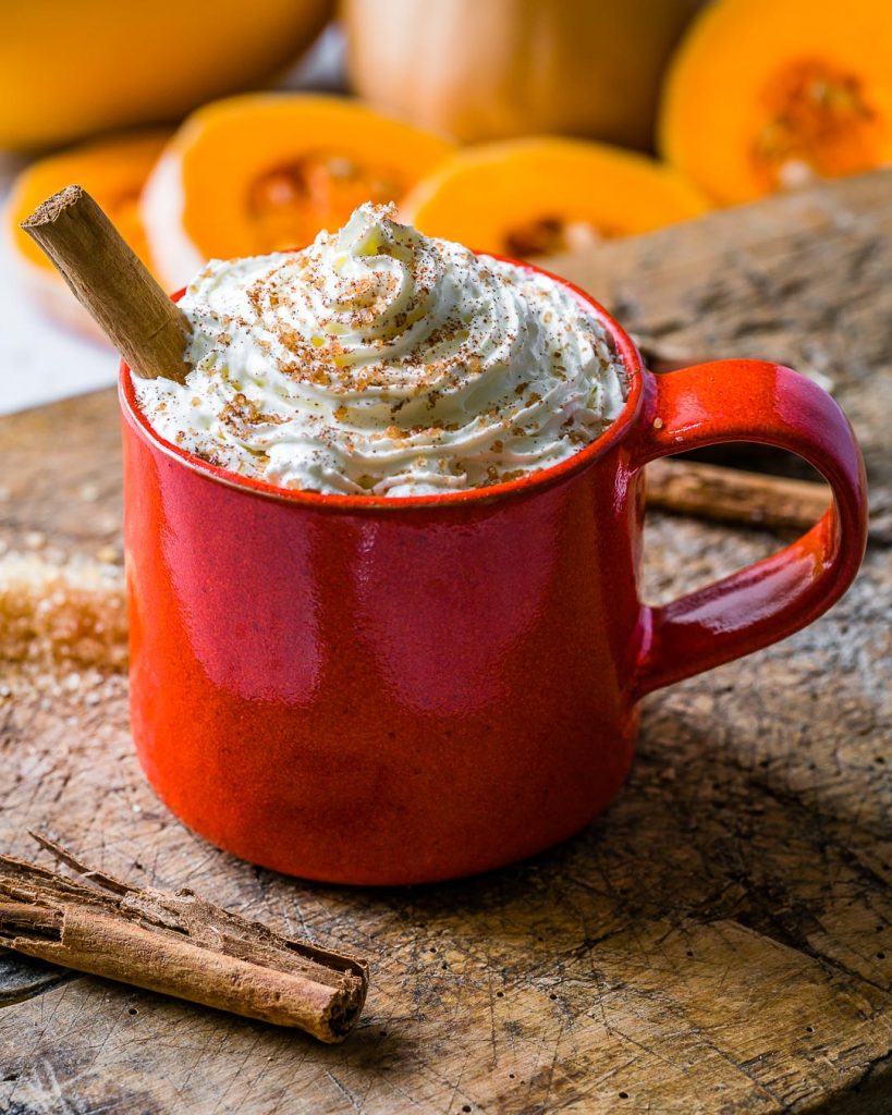 Latte Cu Dovleac si Condimente - Blondelish.com
