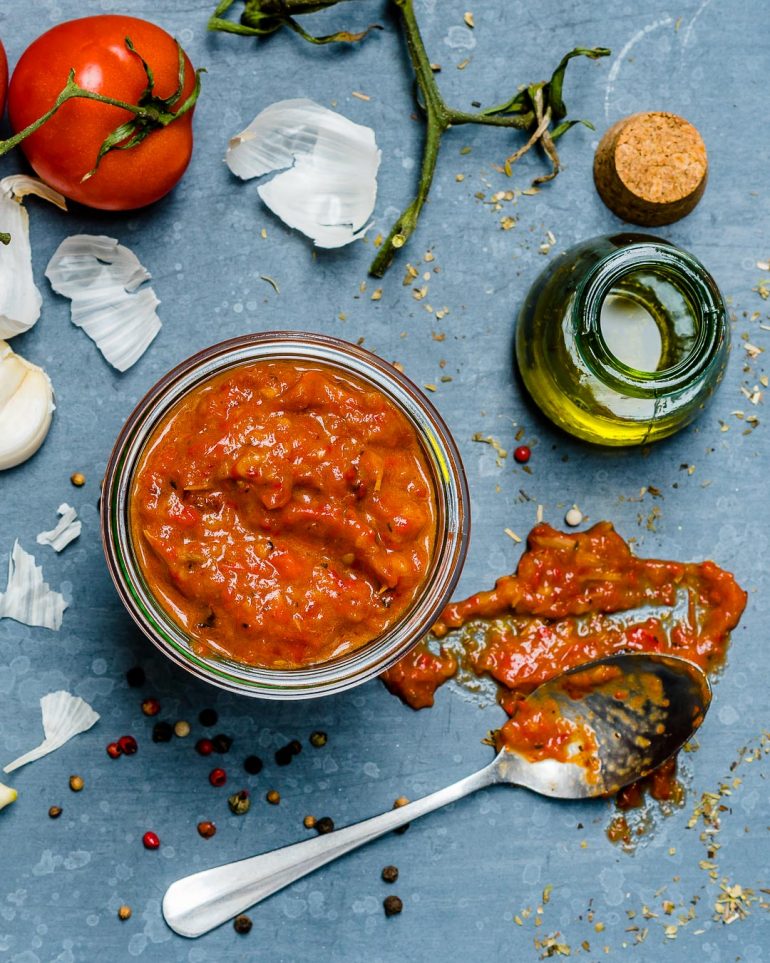 Easy Homemade Spaghetti Sauce Recipe - Blondelish.com