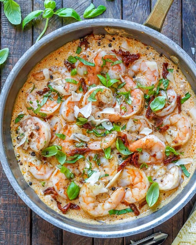 Creveti La Tigaie In Sos Alb (Reteta Keto) - Blondelish.com