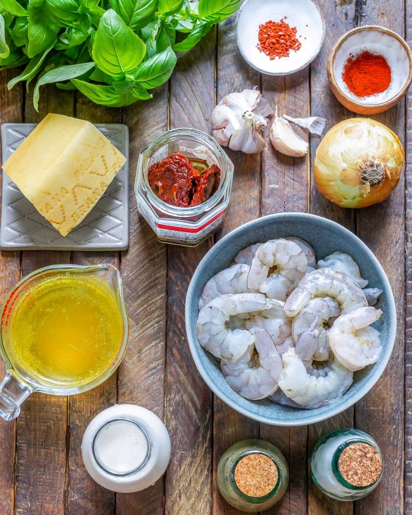 Creveti La Tigaie In Sos Alb (Reteta Keto) - Blondelish.com