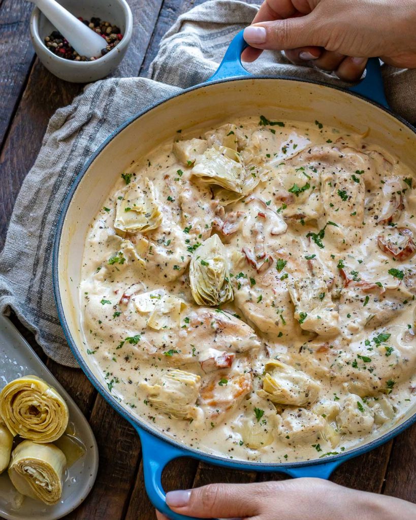 Piept De Pui La Tigaie In Sos Alb – Reteta Keto - Blondelish.com